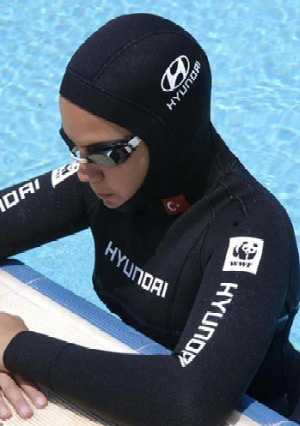 Freediving world champion makes a splash for WWF’s marine conservation ...